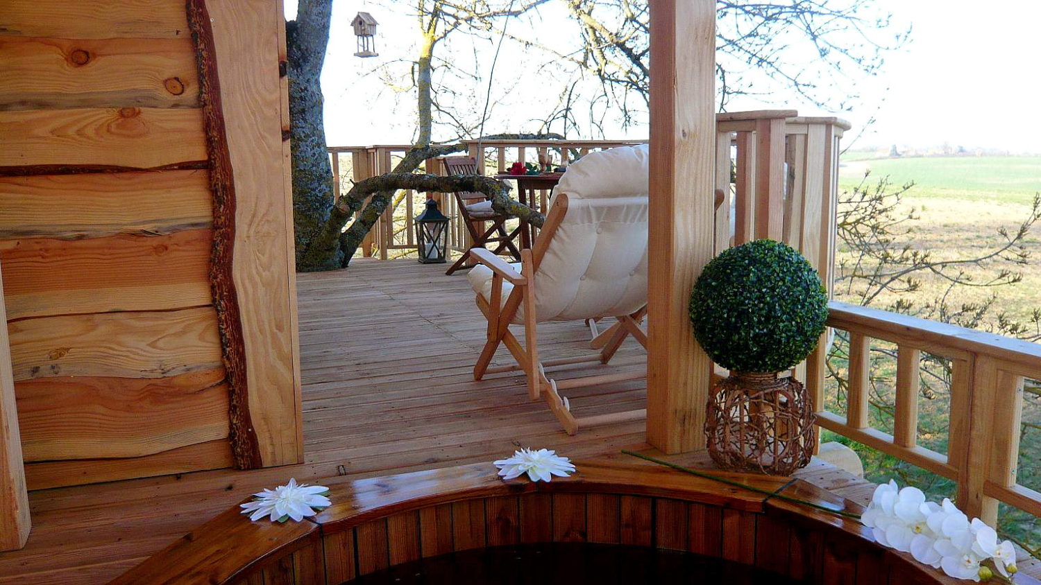 Romantic Treehouse With Hot Tub | Wowow Home Magazine