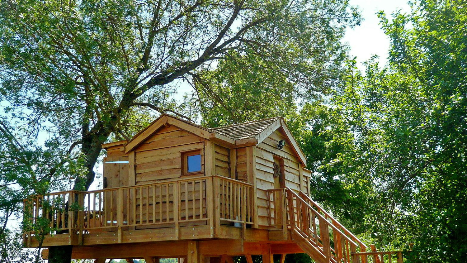 Romantic Treehouse With Hot Tub | Wowow Home Magazine