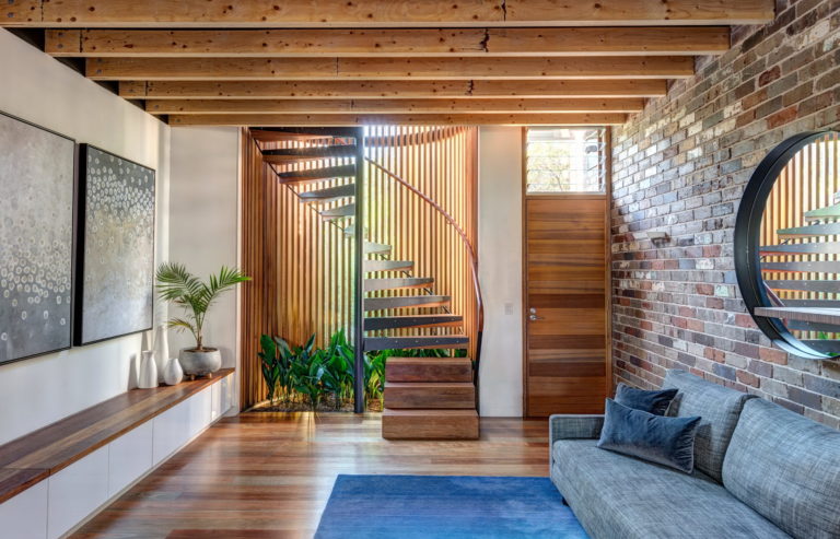 Slope House by Ian Hsü and Gabriel Rudolphy | Wowow Home Magazine