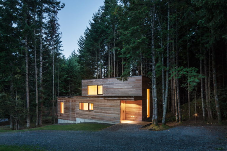 Perfect Wall House | White Home by Rauser Design | Wowow Home Magazine