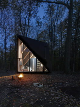A45 | Tiny Triangular Cabin in New York by BIG | Wowow Home Magazine