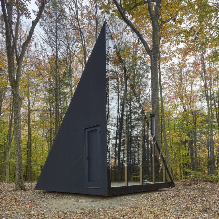 A45 | Tiny Triangular Cabin in New York by BIG | Wowow Home Magazine