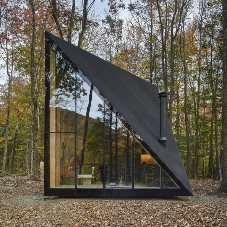 A45 | Tiny Triangular Cabin in New York by BIG | Wowow Home Magazine