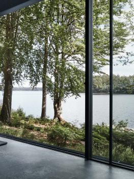 Vipp Shelter | Hotel in a Woodland Cabin by the Lake | Wowow Home Magazine
