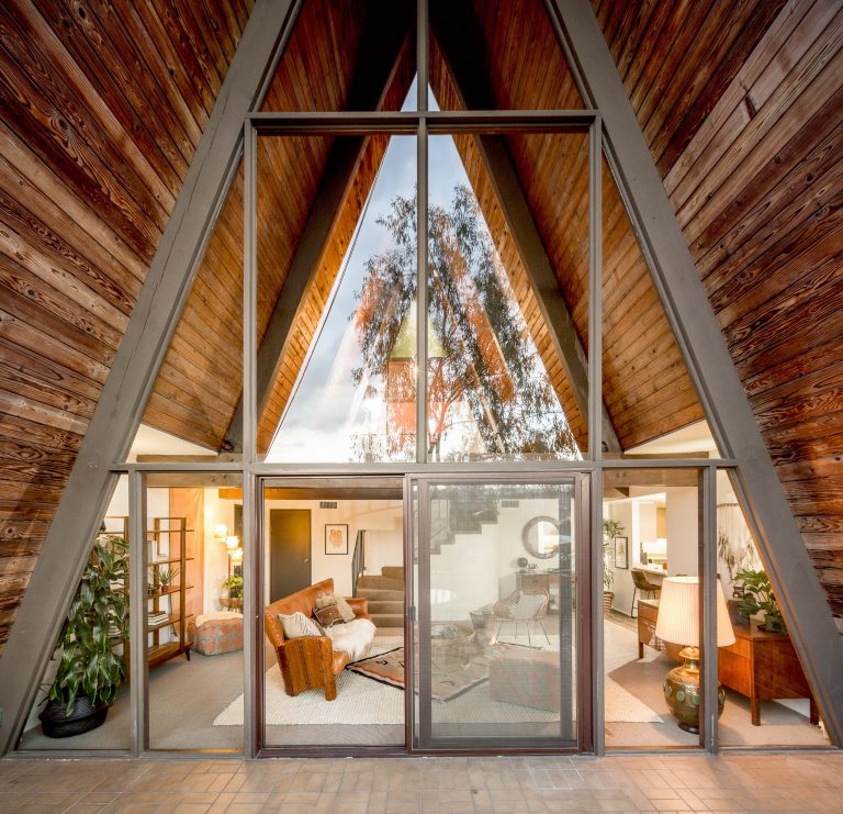 A Modified Mid-Century A-Frame in Los Angeles | Wowow Home Magazine