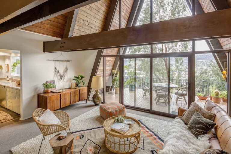 A Modified Mid-Century A-Frame in Los Angeles | Wowow Home Magazine