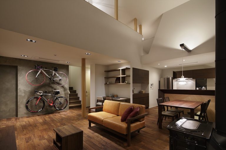 Origami House | Home with an Origami-Like Roof | Wowow Home Magazine