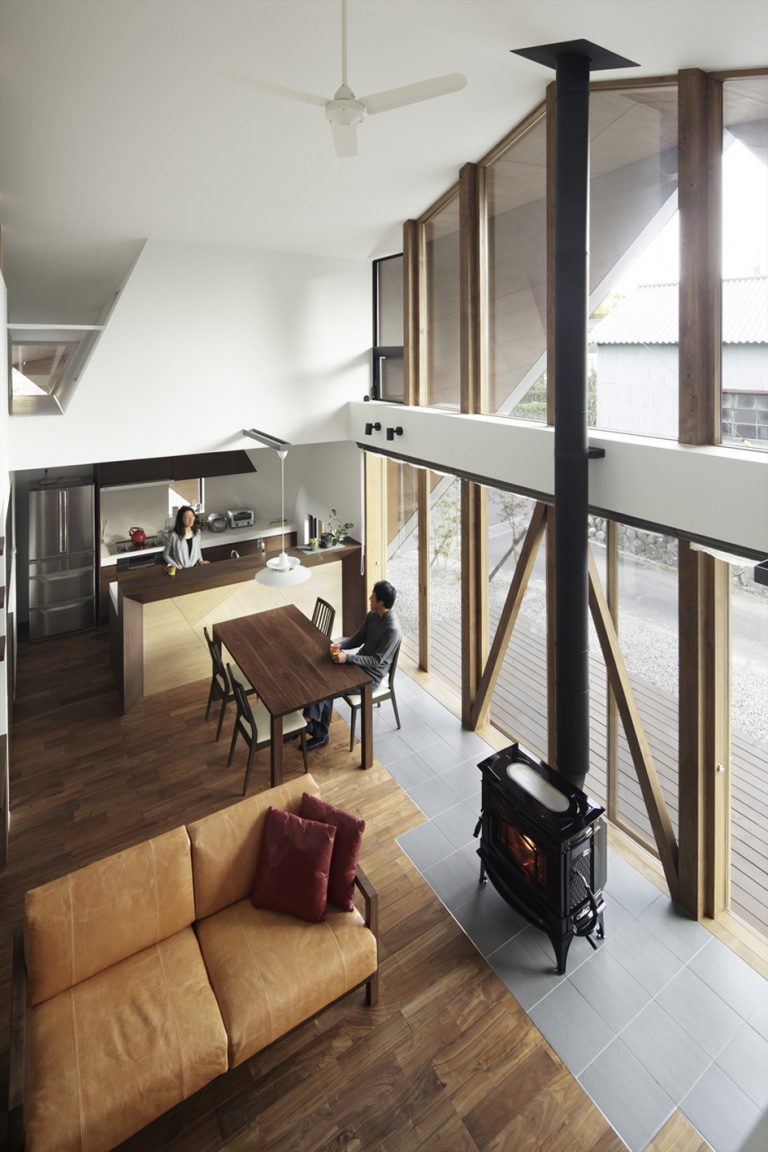 Origami House | Home with an Origami-Like Roof | Wowow Home Magazine