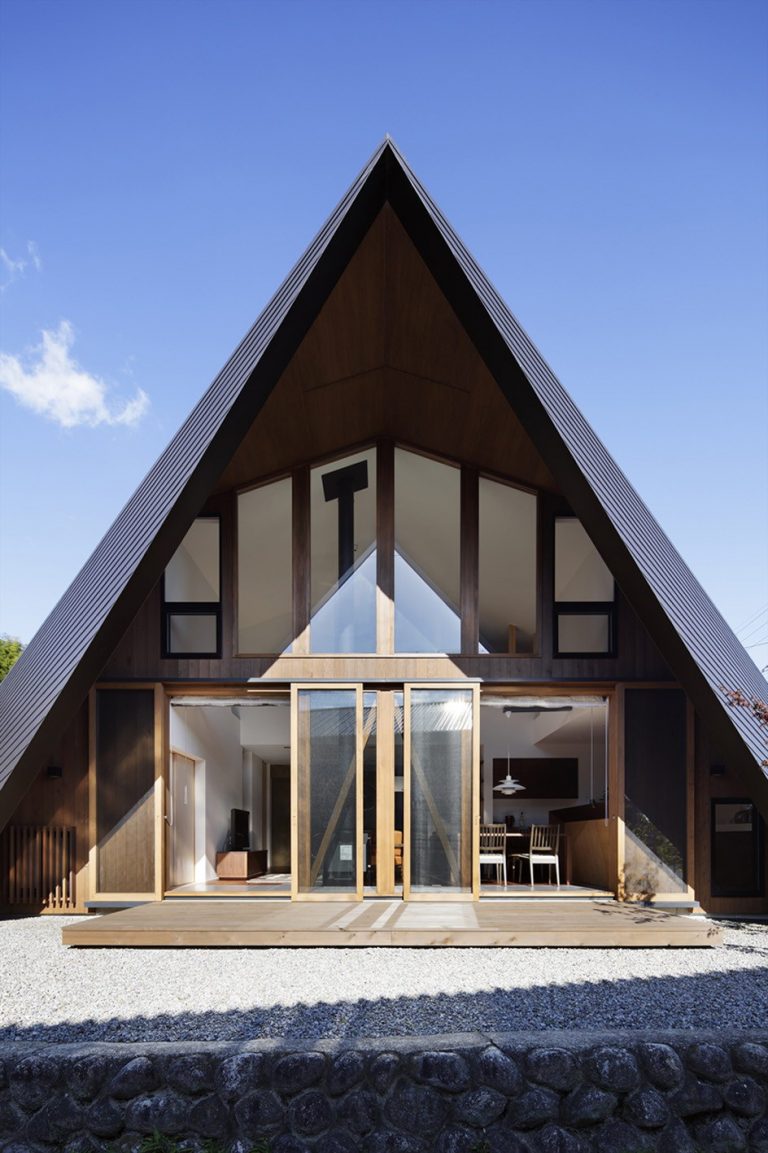 Origami House | Home with an Origami-Like Roof | Wowow Home Magazine