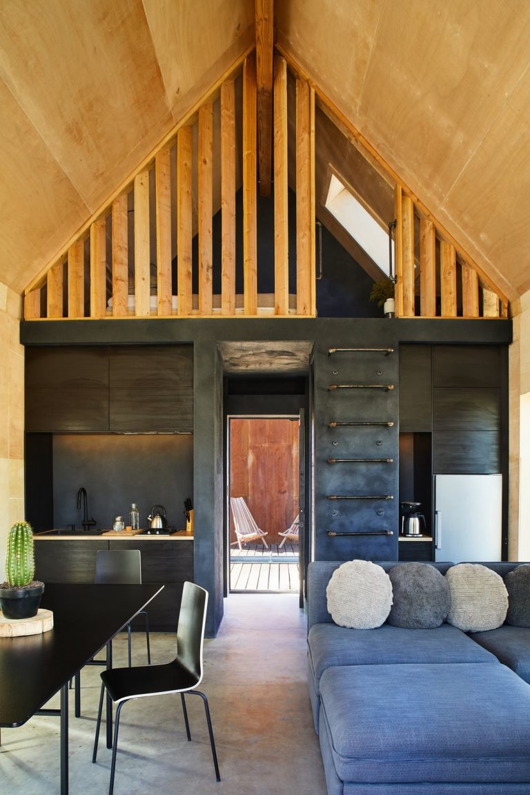 Folly | Steel-Clad Cabins by Cohesion Studio | Wowow Home Magazine