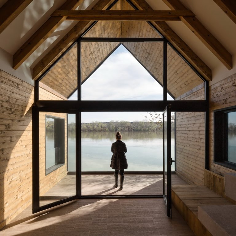 Small River House by Remorker Architects | Wowow Home Magazine