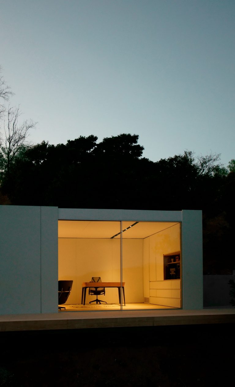 Backyard Studio in LA | Prefab Cabin by Cover | Wowow Home Magazine