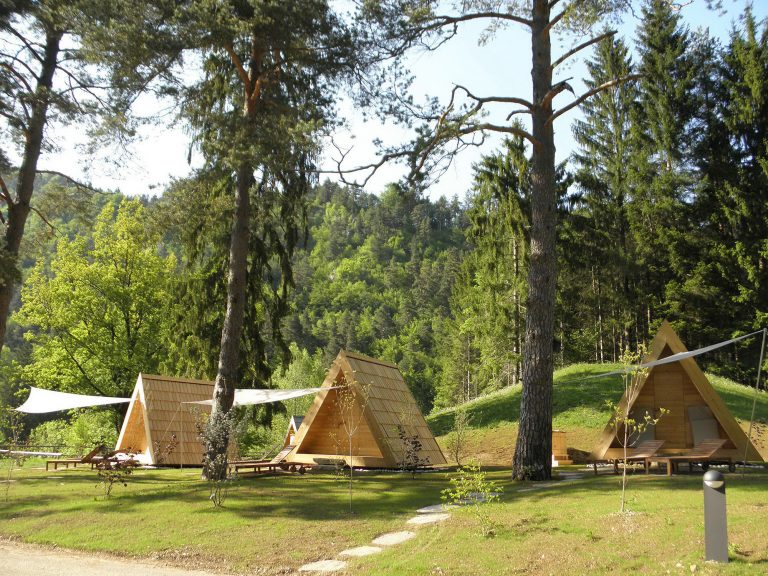 Glamping Cabins – Tiny A-Frame Cabins by Lushna | Wowow Home Magazine