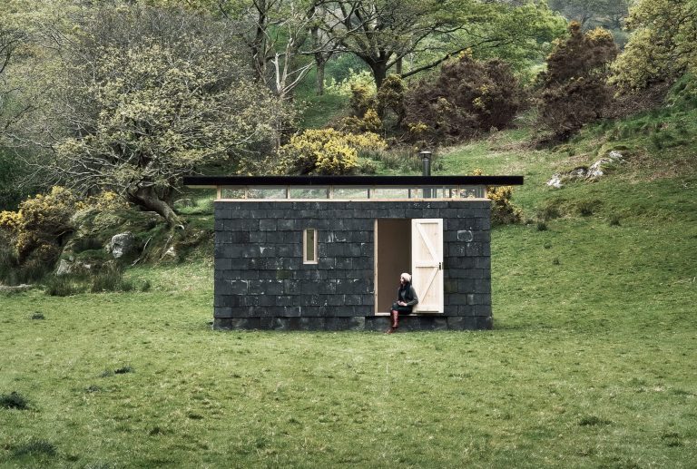 Slate Cabin | Writer's Retreat by TRIAS Studio | Wowow Home Magazine