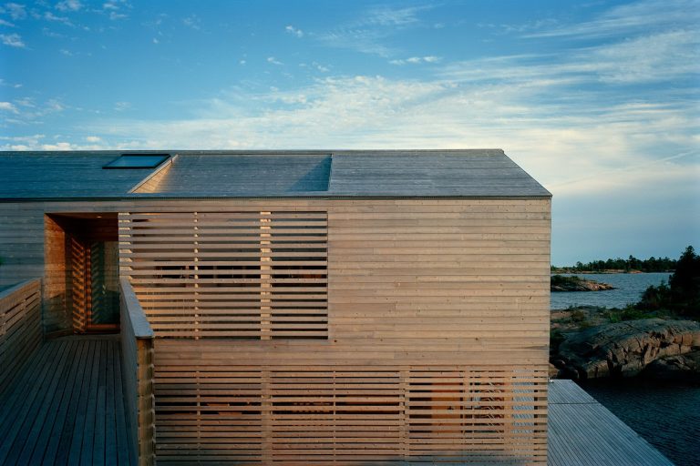 Floating House | Wooden Cabin by MOS Architects | Wowow Home Magazine