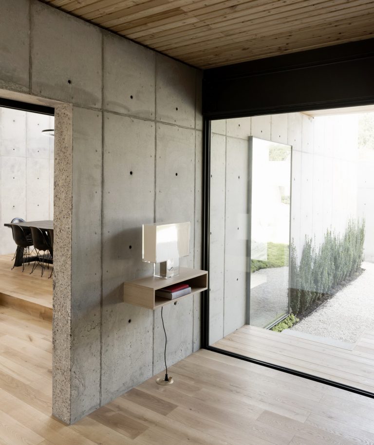 Concrete Box House by Robertson Design | Wowow Home Magazine