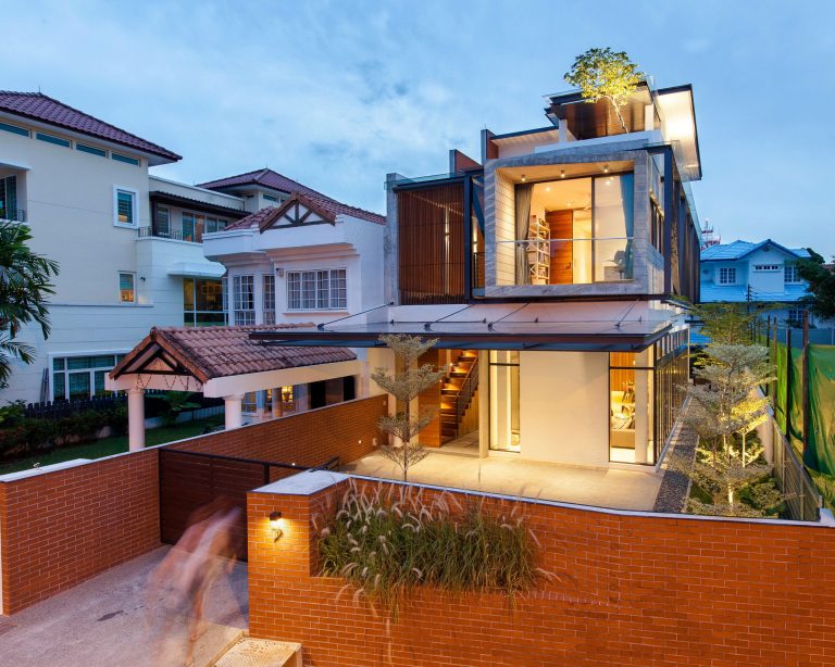 Jalan Remis | The Railway House by Aamer Architects | Wowow, Home!
