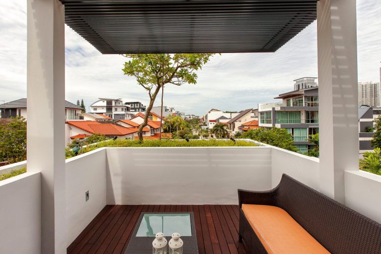 Jalan Remis | The Railway House by Aamer Architects | Wowow, Home!