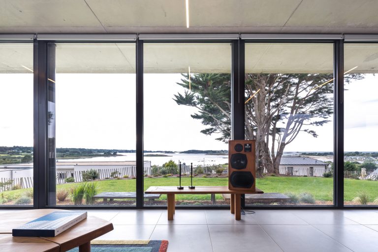 La Maison Noire | The Black House by agence anArchitecte