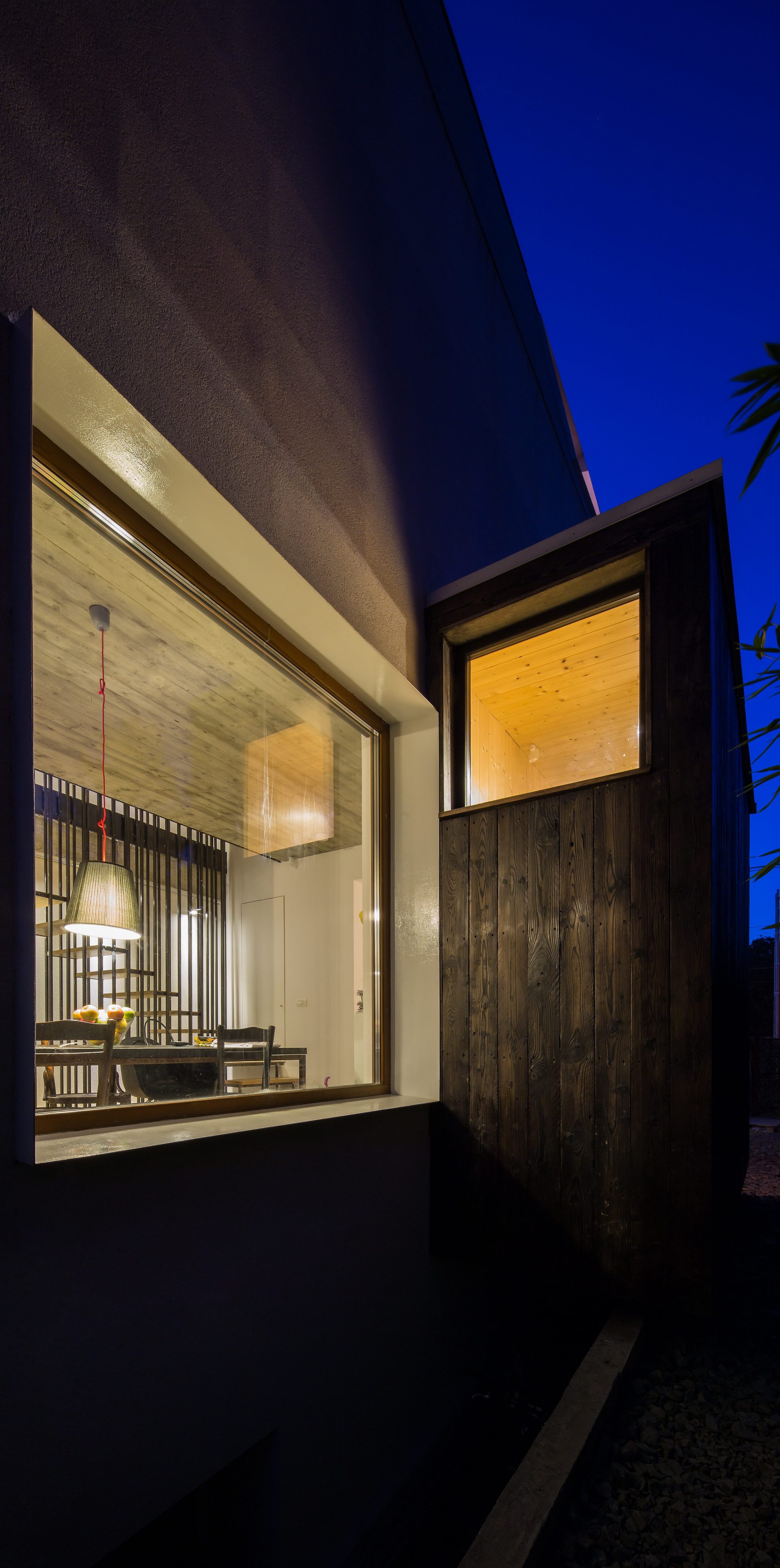 LAMA House | Narrow House by LAMA Arhitectura | Wowow Home Magazine