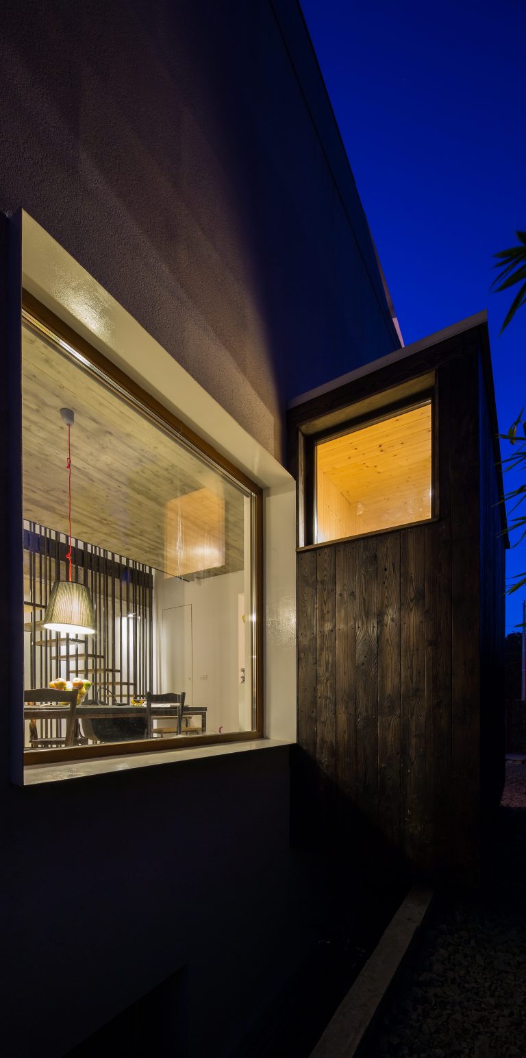 LAMA House | Narrow House by LAMA Arhitectura | Wowow Home Magazine