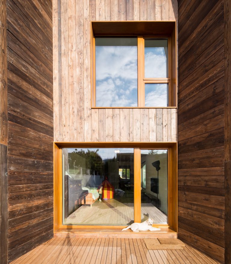 LAMA House | Narrow House by LAMA Arhitectura | Wowow Home Magazine