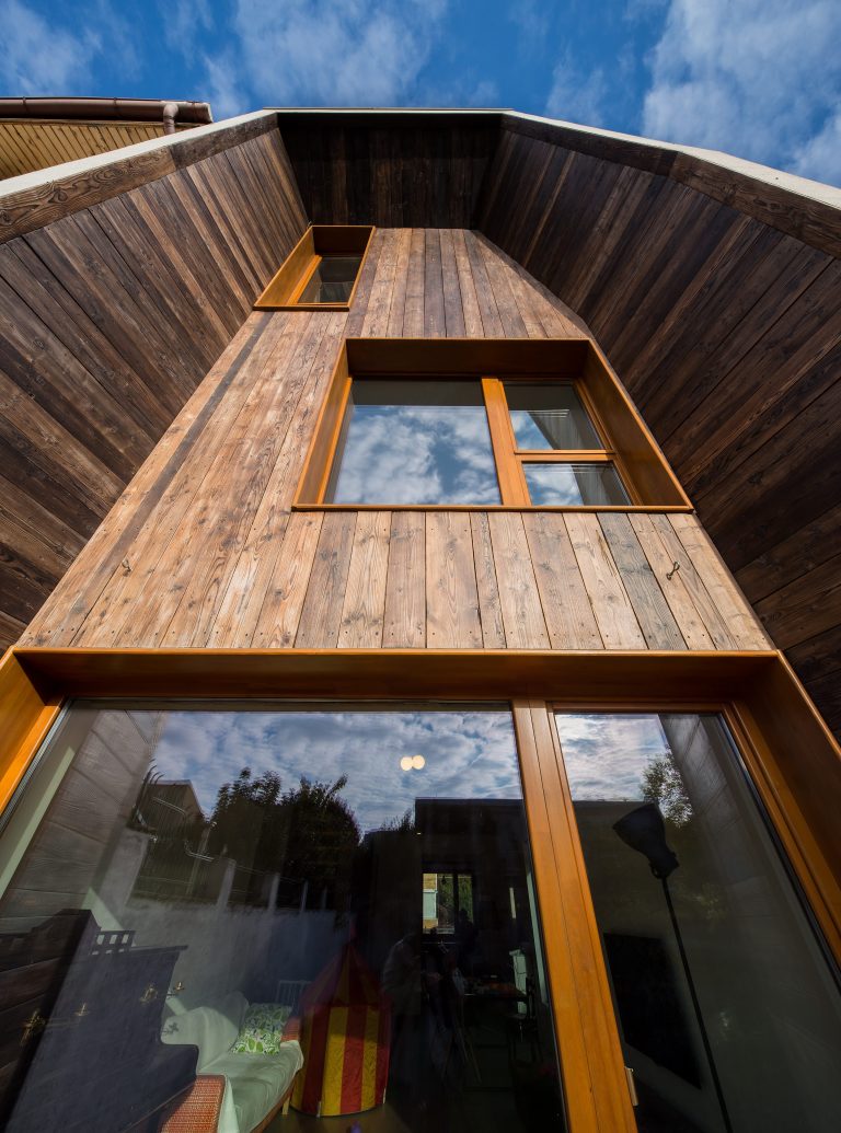 LAMA House | Narrow House by LAMA Arhitectura | Wowow Home Magazine