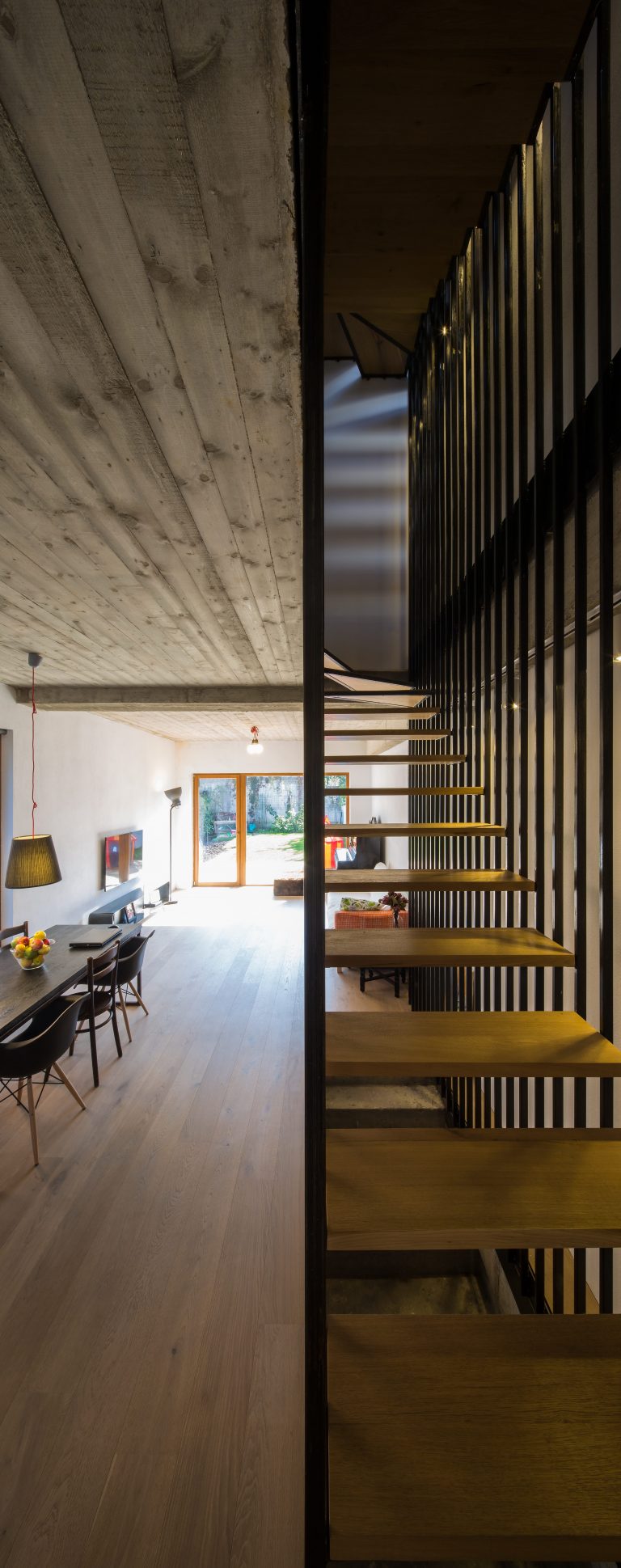 LAMA House | Narrow House by LAMA Arhitectura | Wowow Home Magazine