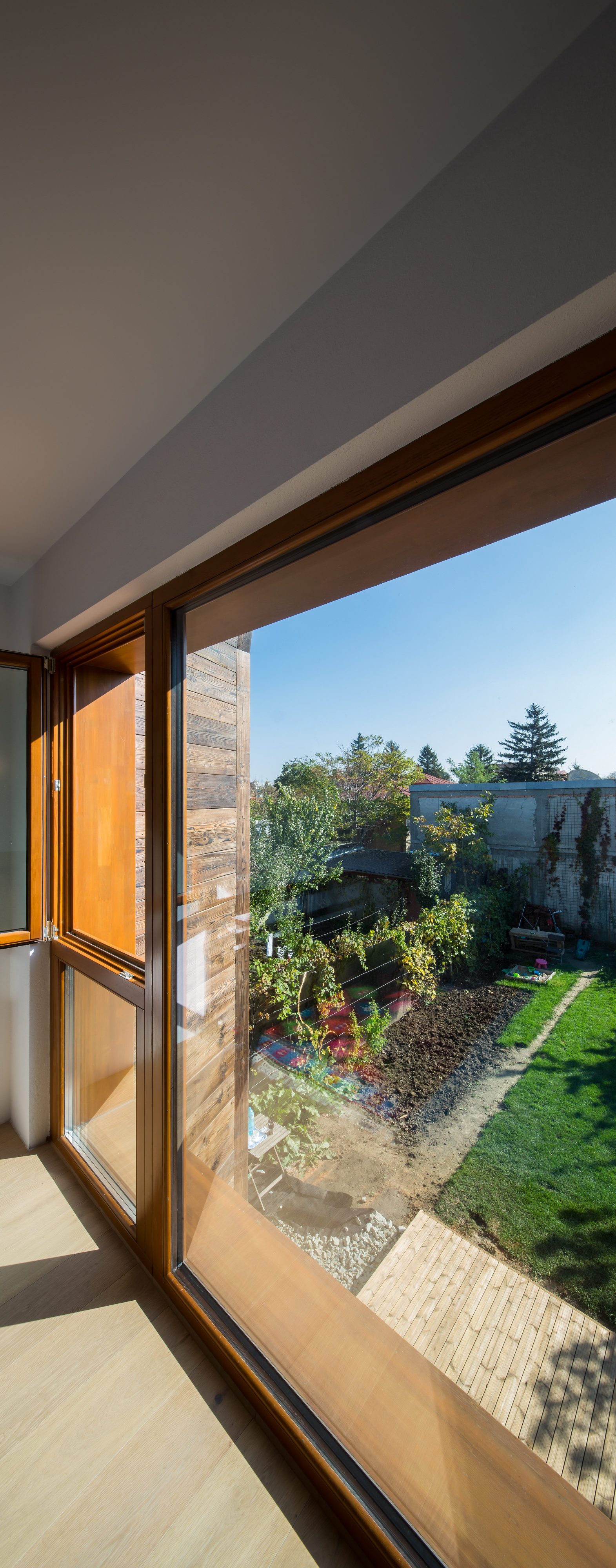 LAMA House | Narrow House by LAMA Arhitectura | Wowow Home Magazine