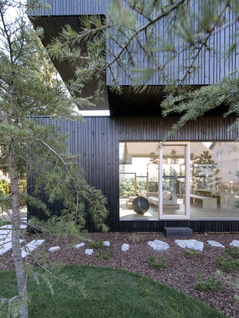 Shoebox House by OFIS Architects | Wowow Home Magazine