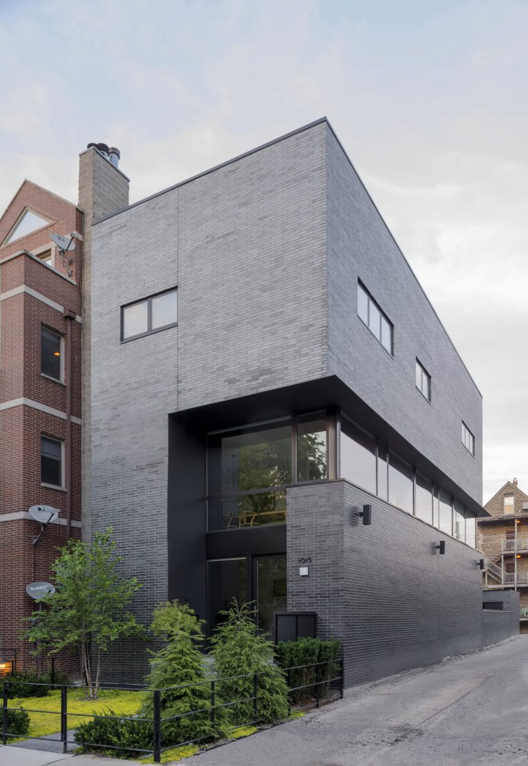 Cut Triplex Townhouse by SPACECUTTER | Wowow Home Magazine