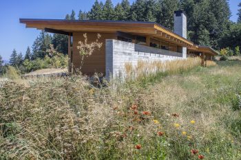 Hood River Residence by Scott | Edwards Architecture | Wowow Home Magazine