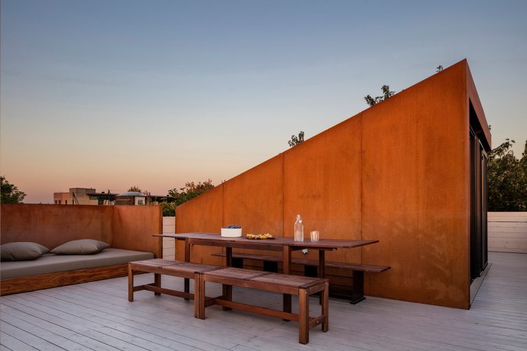 Split Box House by DiG Architects | Wowow Home Magazine