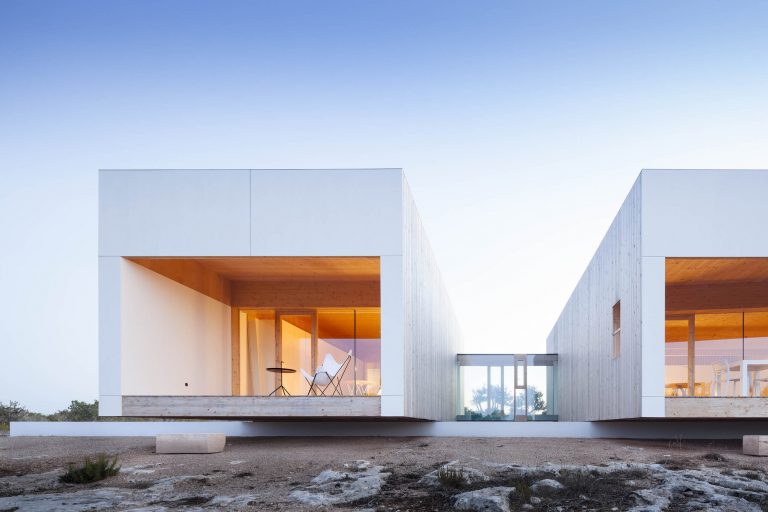 Prefabricated Tiny House by Avava Systems | Wowow Home Magazine