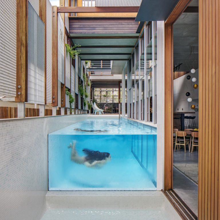 Living Screen House by CplusC Architectural Workshop | Wowow Home Magazine