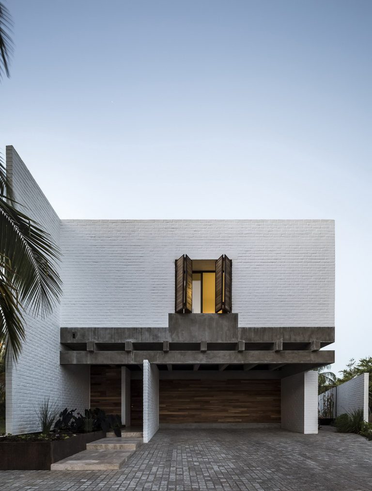 Thresholds House by Atelier ARS | Wowow Home Magazine