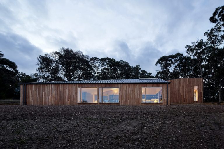 Two Halves House by Moloney Architects | Wowow Home Magazine
