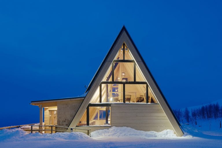 Mountain-Style A-Frame Cabin by Todd Gordon Mather Architect | Wowow ...