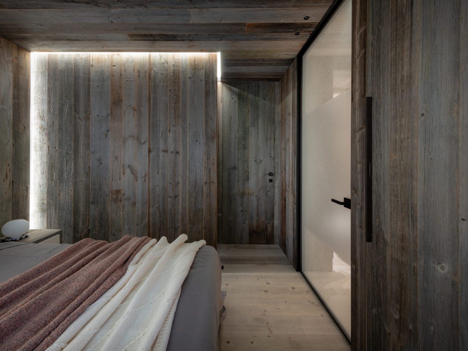 Cortina House Interiors by Outlinestudio74 | Wowow Home Magazine