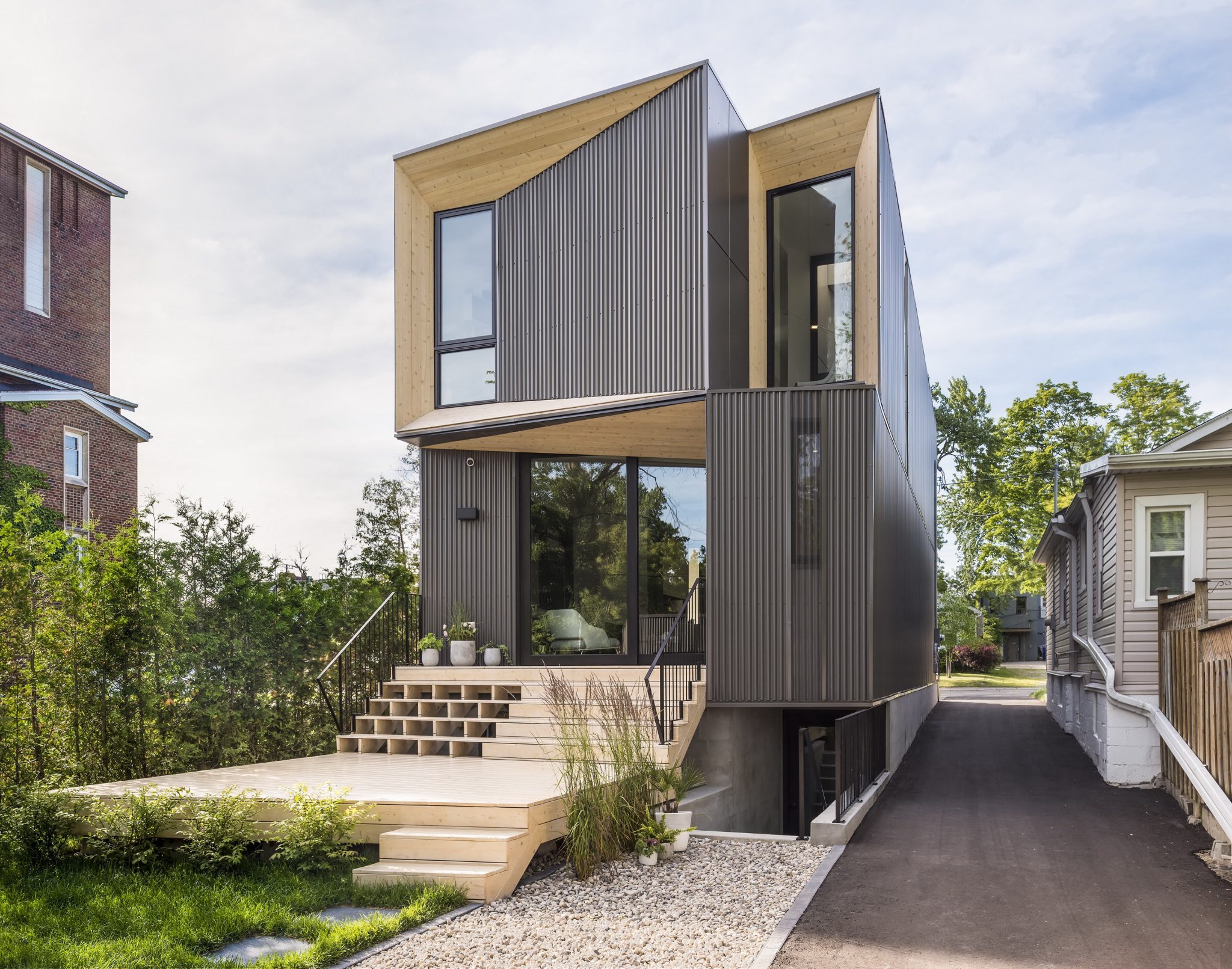 Tesseract House by Phaedrus Studio | Wowow Home Magazine