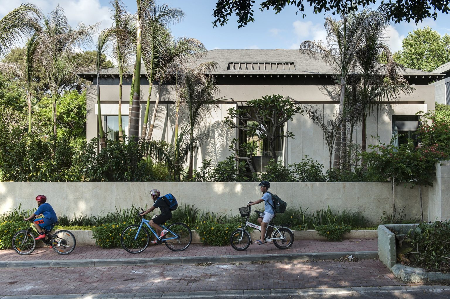 The B House by Eran Binderman and Rama Dotan | Wowow Home Magazine