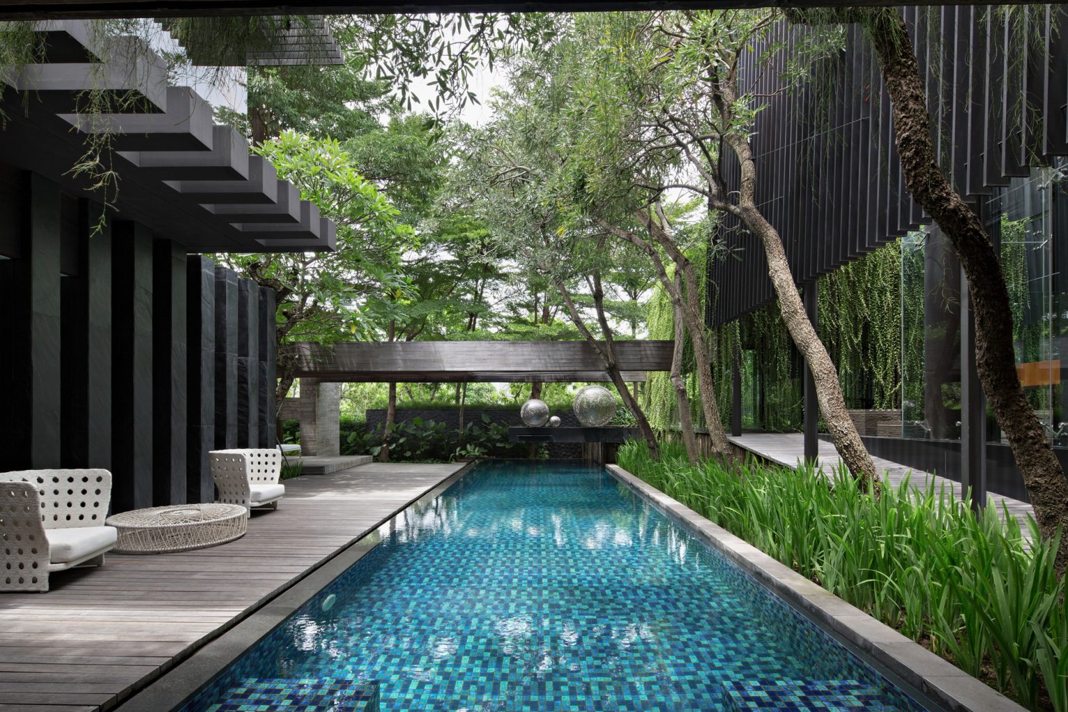 A Box in Disguise by Wahana Architects | Wowow Home Magazine