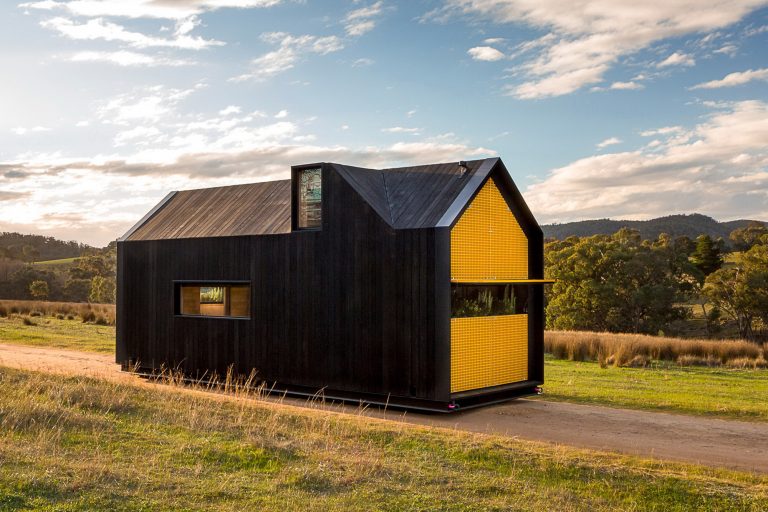 Prefabricated Tiny House by Avava Systems | Wowow Home Magazine