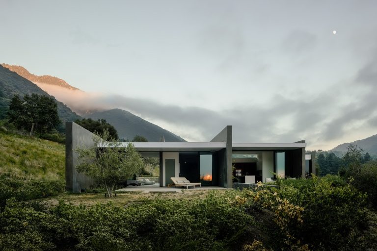 Small River House by Remorker Architects | Wowow Home Magazine