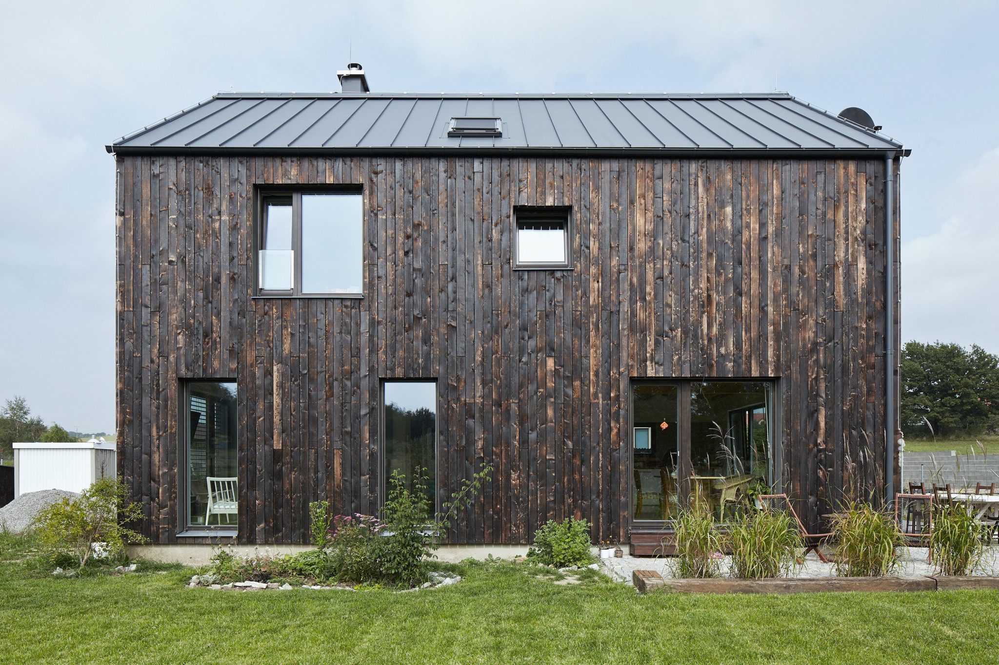 The Carbon House by Mjölk architects | Wowow Home Magazine