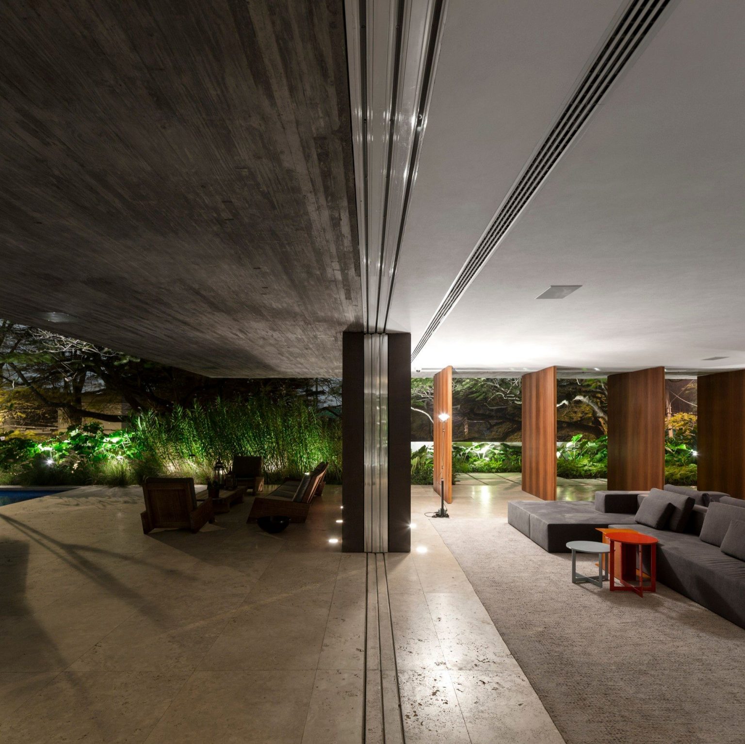 Ipes House by Studio MK27 | Wowow Home Magazine