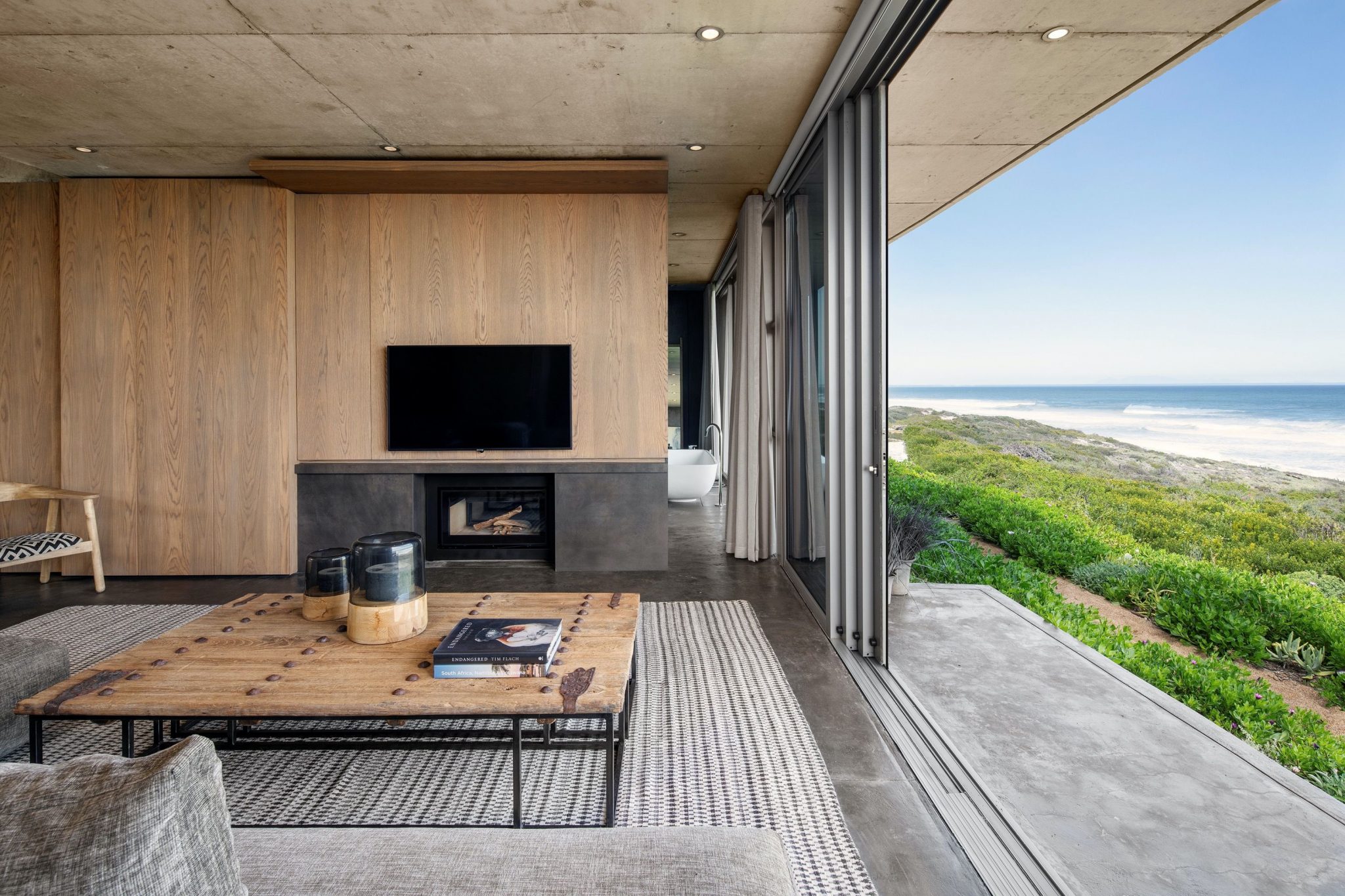 Over Water House by Design Workshop | Wowow Home Magazine