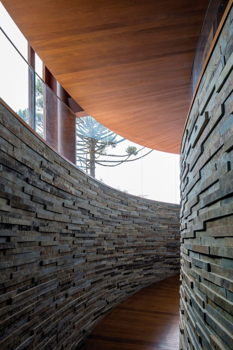 Pinhão House by Mareines Arquitetura | Wowow Home Magazine