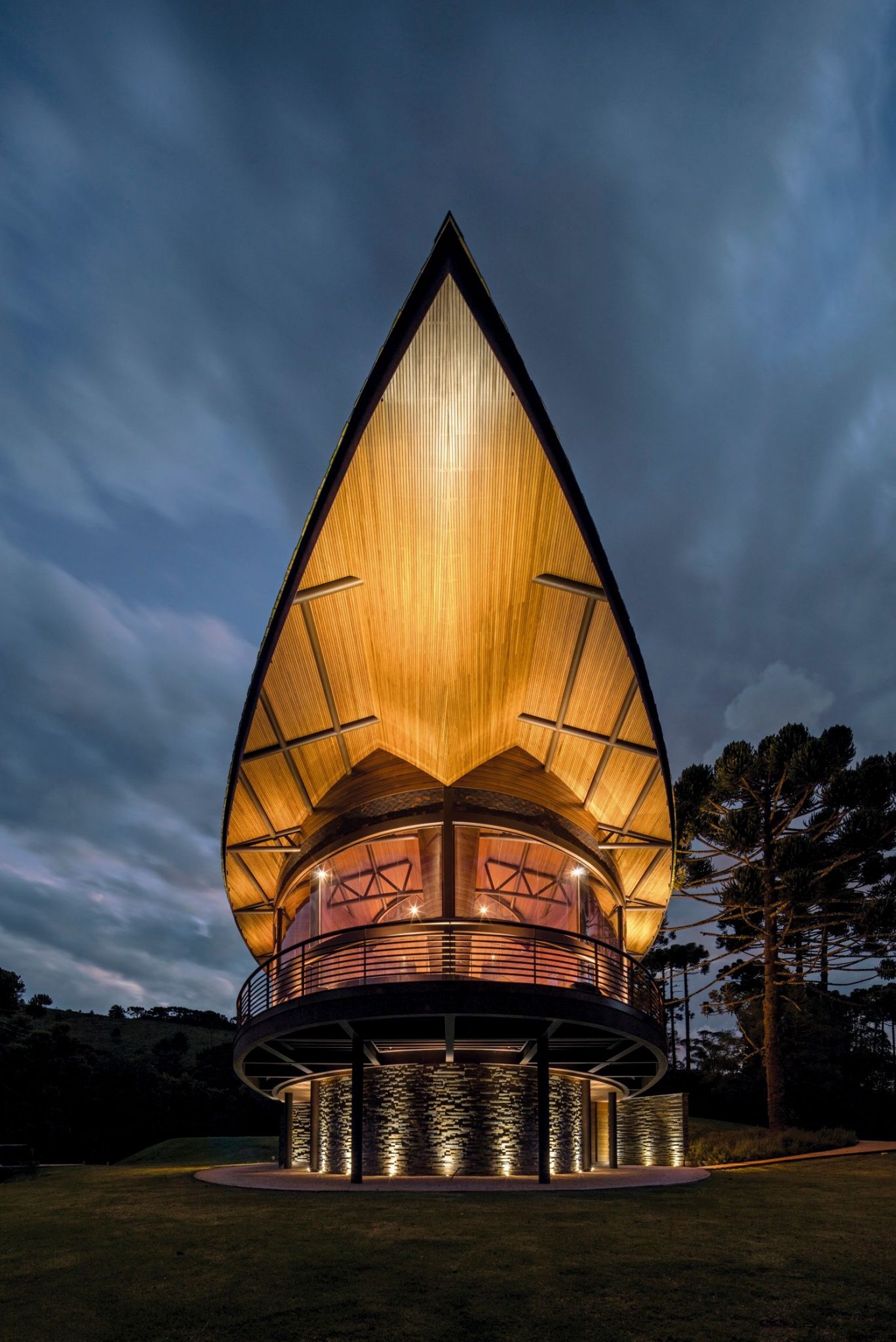 Pinhão House by Mareines Arquitetura | Wowow Home Magazine