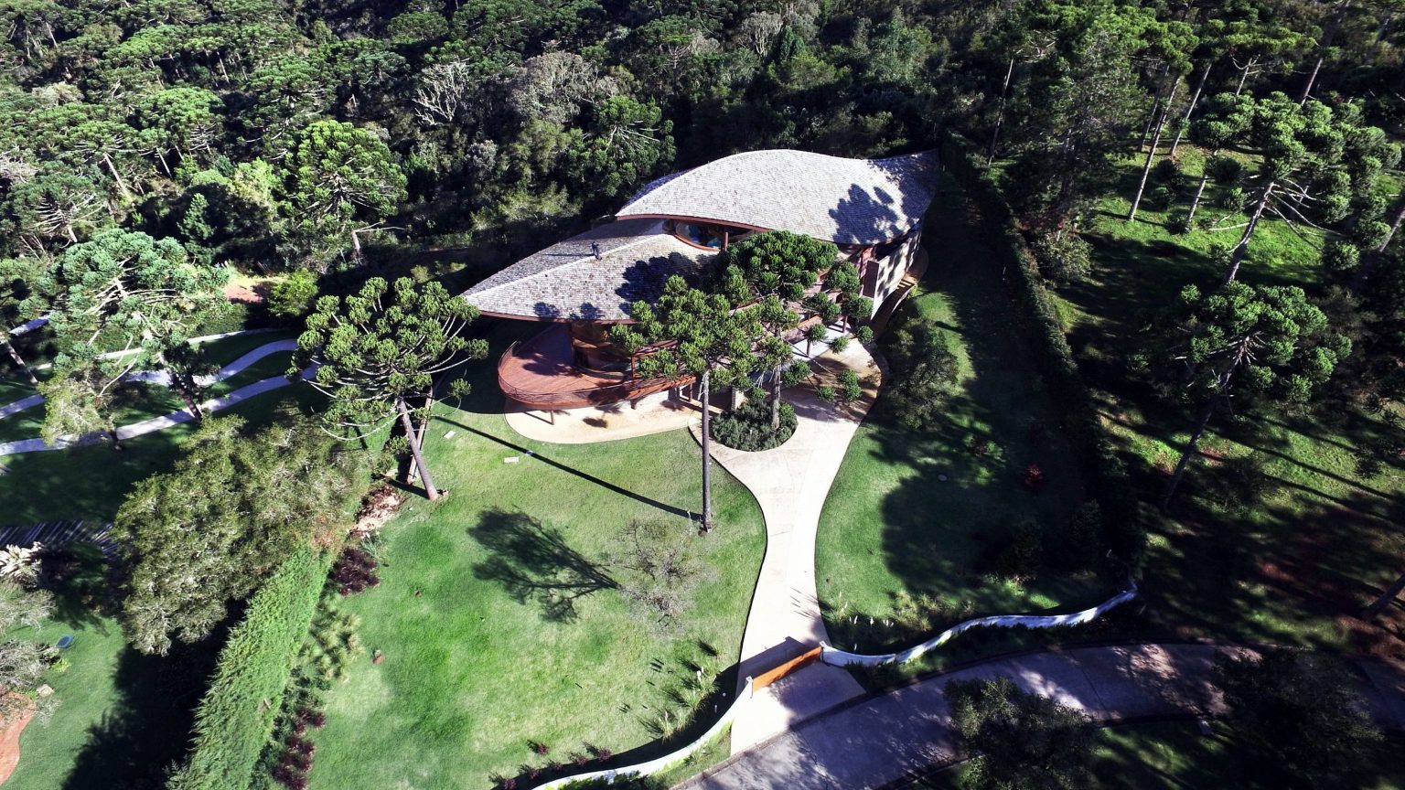 Pinhão House by Mareines Arquitetura | Wowow Home Magazine